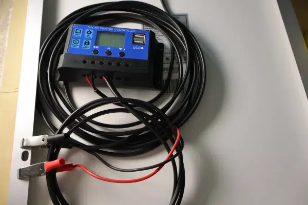 Trickle Charger Solar > VICTRON ENERGY BLUESOLAR FREE POWER